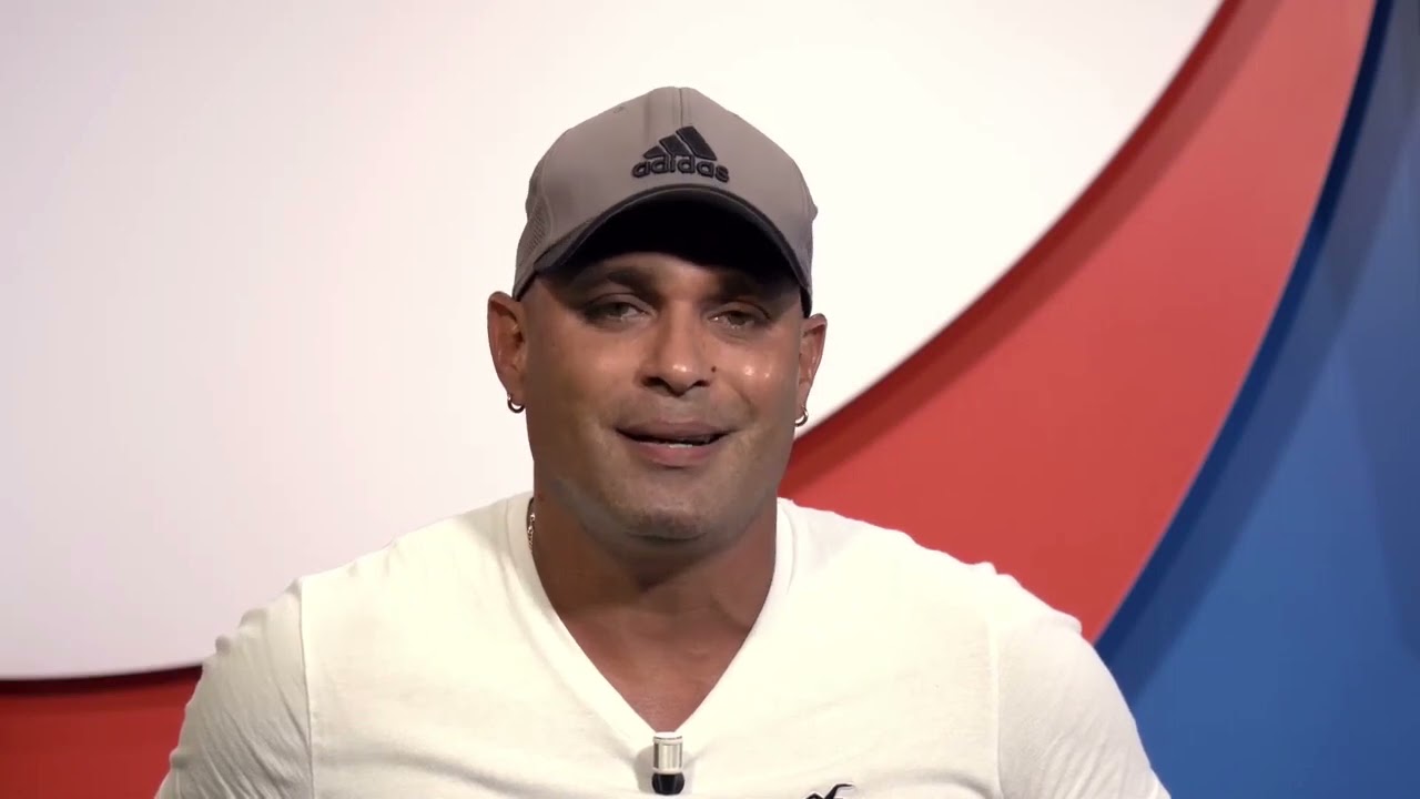 El actor Alberto Yoel García nos ofrece sus declaraciones - YouTube