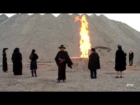 American Horror Story Coven 'Burn Witch Burn' - YouTube