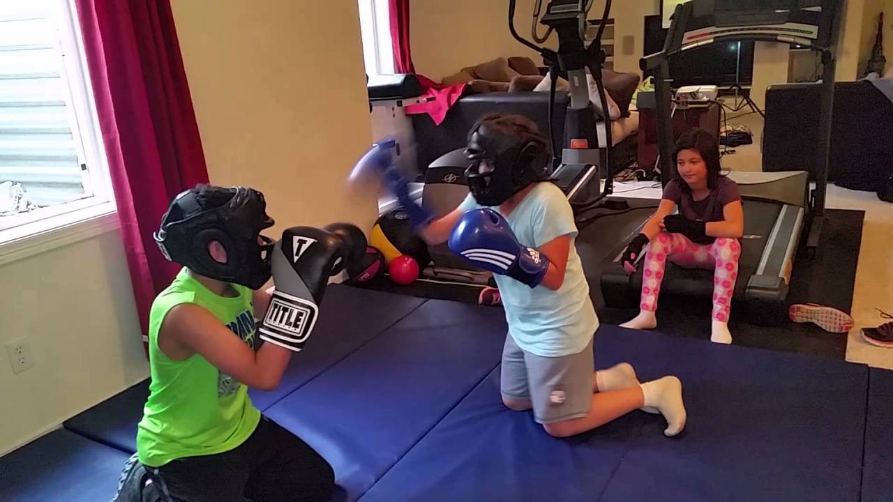 Knee Boxing 10 April - YouTube