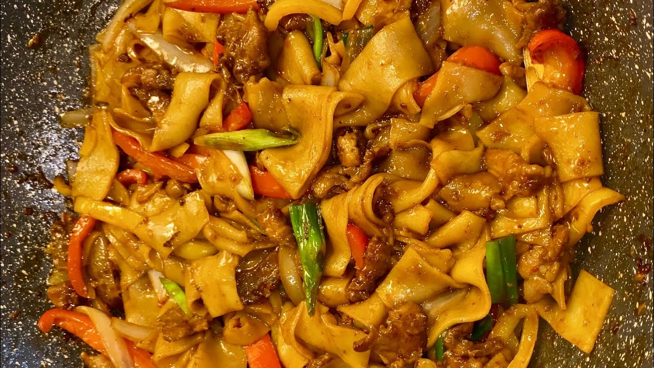 How to make chow fun noodles, qhia ua fawm rog kib - YouTube