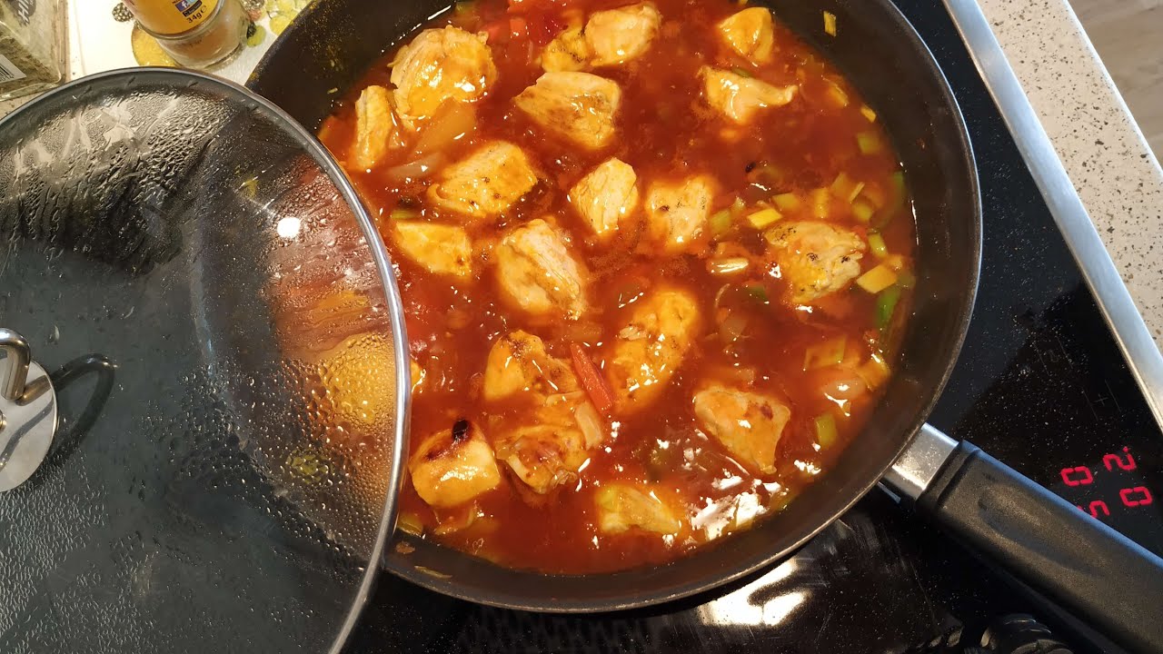 Kylling i sursøt saus med grønnsaker og ris - YouTube