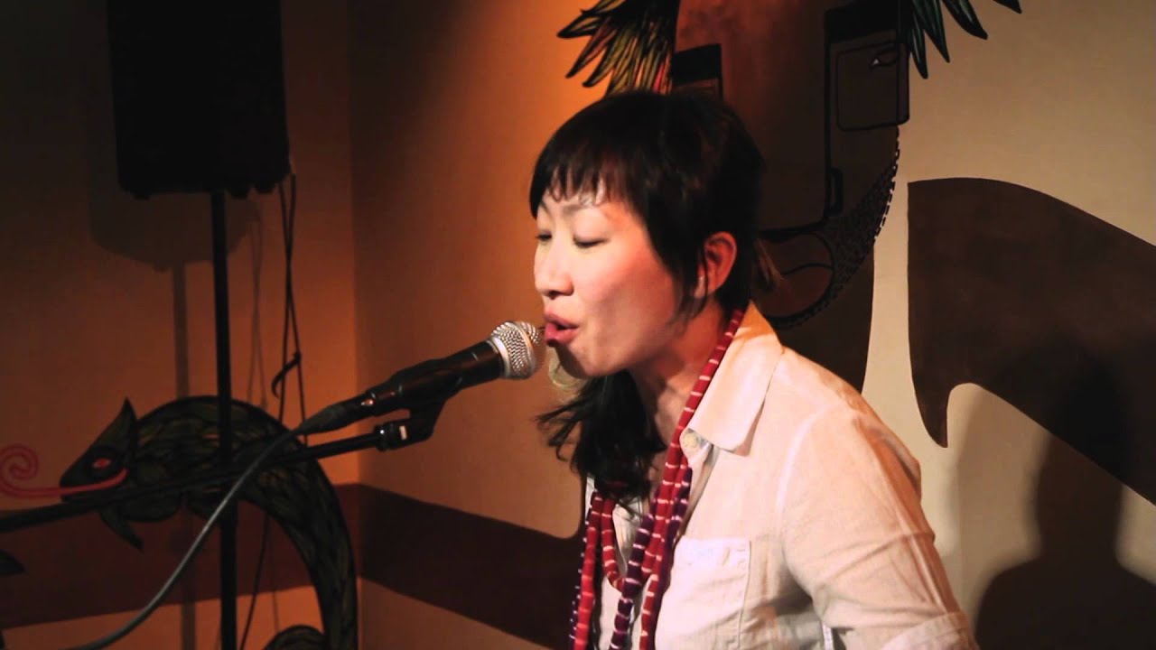 Jane Lui "Edelweiss" @ Cafe Henrici - YouTube Music