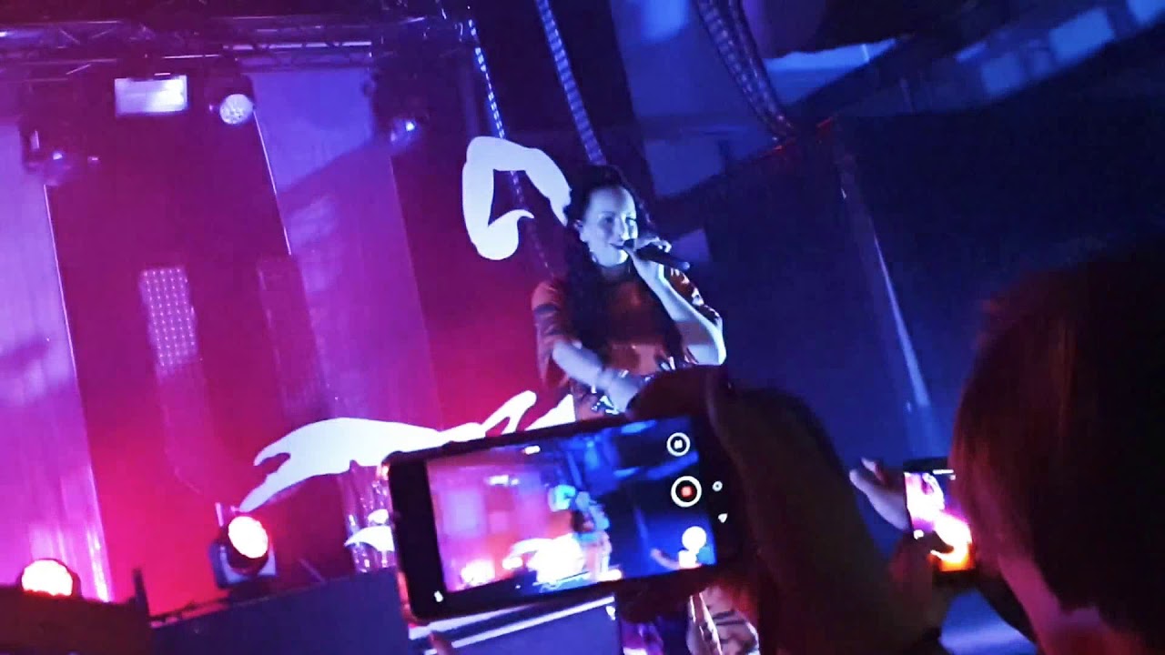 Juju Bling Bling Tour 2019 Stuttgart 16.11.2019 - YouTube