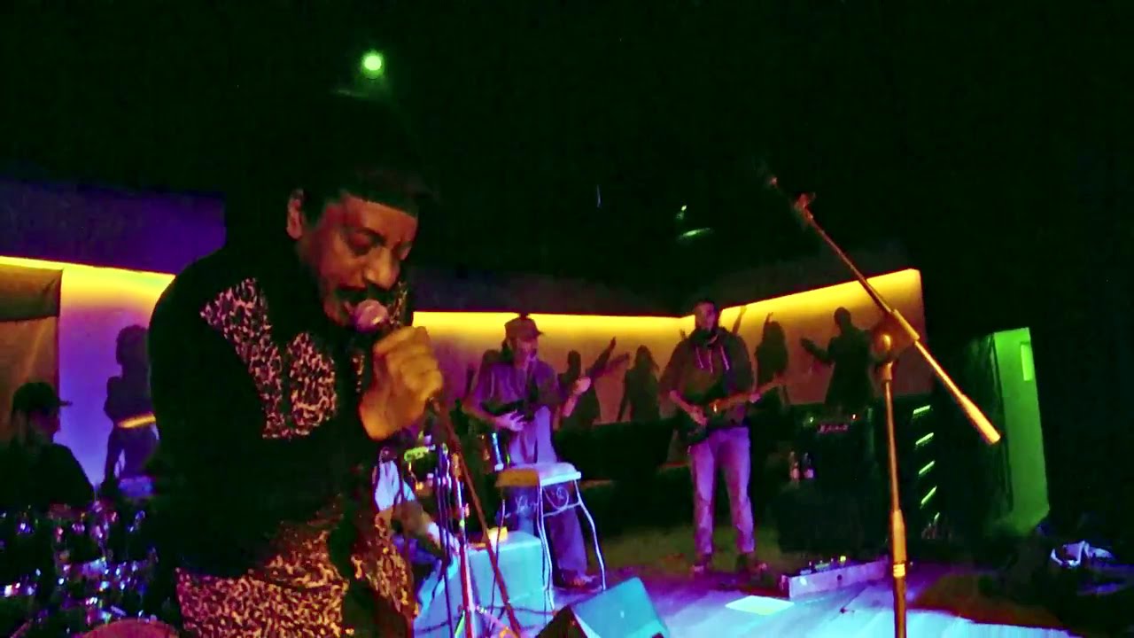 "Rasta children" - Earl Sixteen & The Roots Defender Band @ Pozzuoli ...