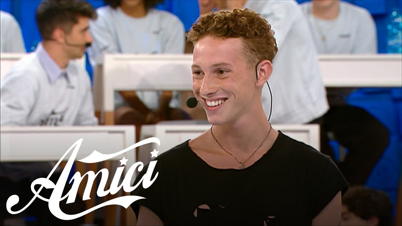 Amici 22 - Wax - Turista per sempre - YouTube