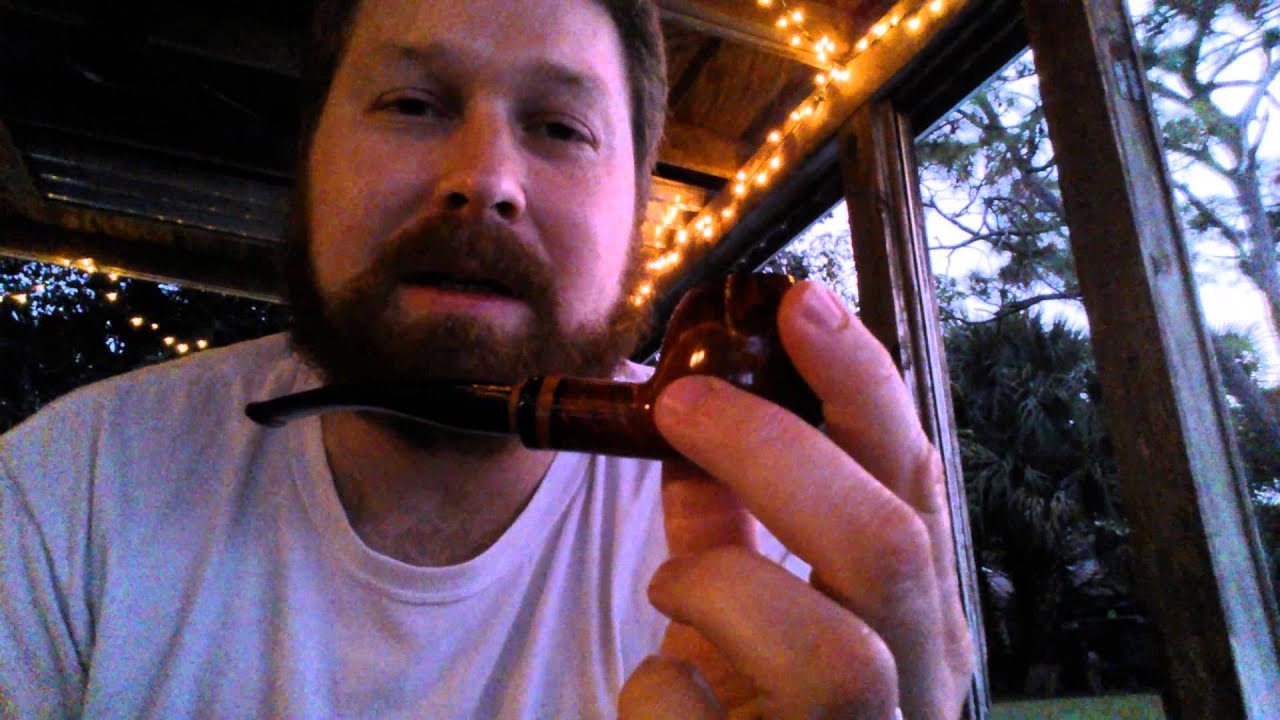 A Christmas evening pipe smoke - YouTube