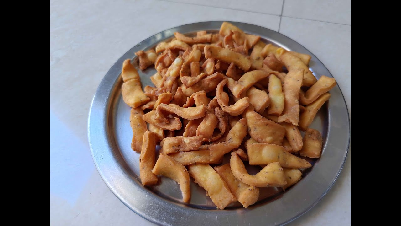 Shankar pade recipe | twarika kitchen marathi - YouTube