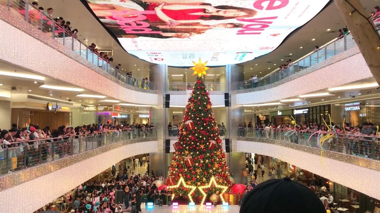 The First Mall in the Philippines with a GIANT LED Ceiling! 🤯 - YouTube