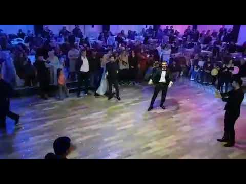 Damat ve Arkadaşlarindan Harika Zeybek Gösterisi