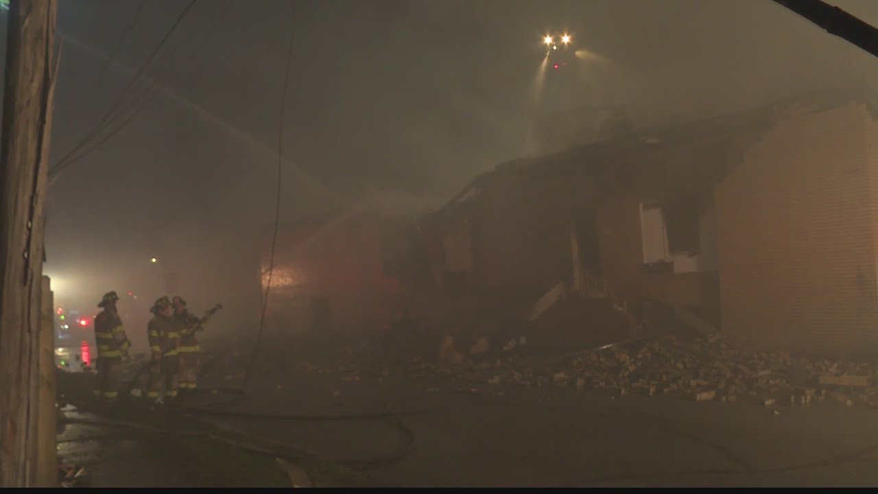 Crews respond to a multi-structure fire in Steubenville - YouTube