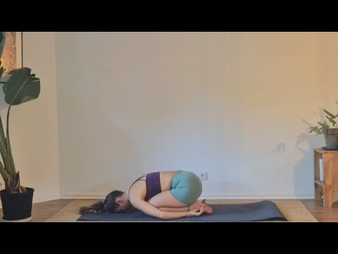 1-Min | Funky | Playful Yoga Flow | Yoga Workout | Yoga Nairaa - YouTube