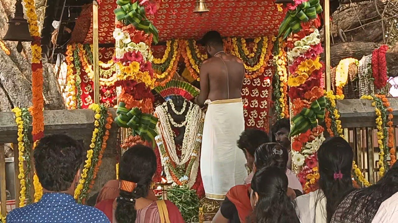 nooranad padanilam temple || നൂറനാട് പടനിലം അമ്പലം - YouTube