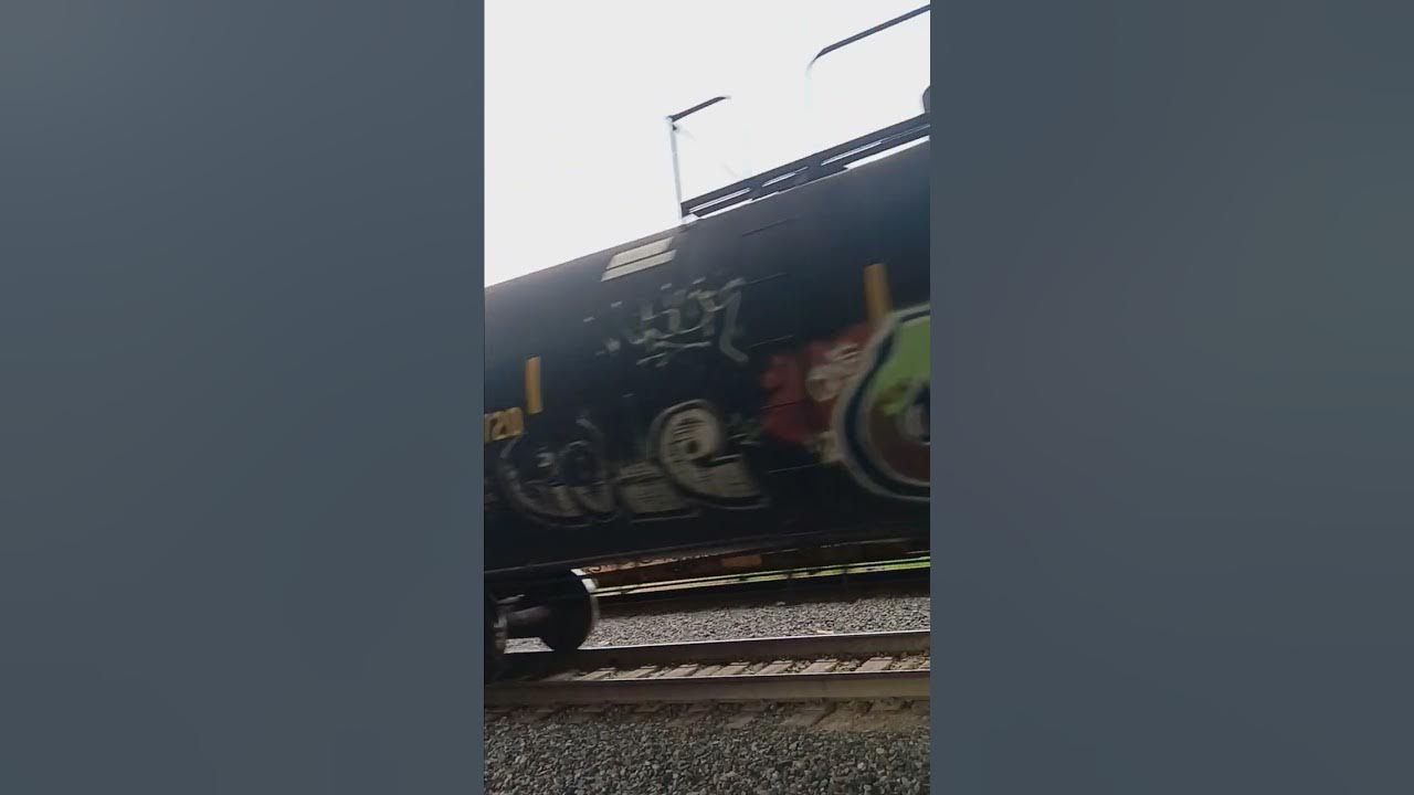 UP #9049 leads the MRVHK at Judkins - YouTube