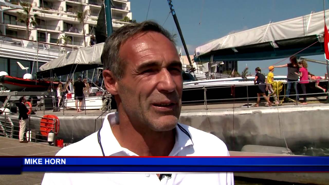 Mike Horn entame son tour du monde à la voile - YouTube