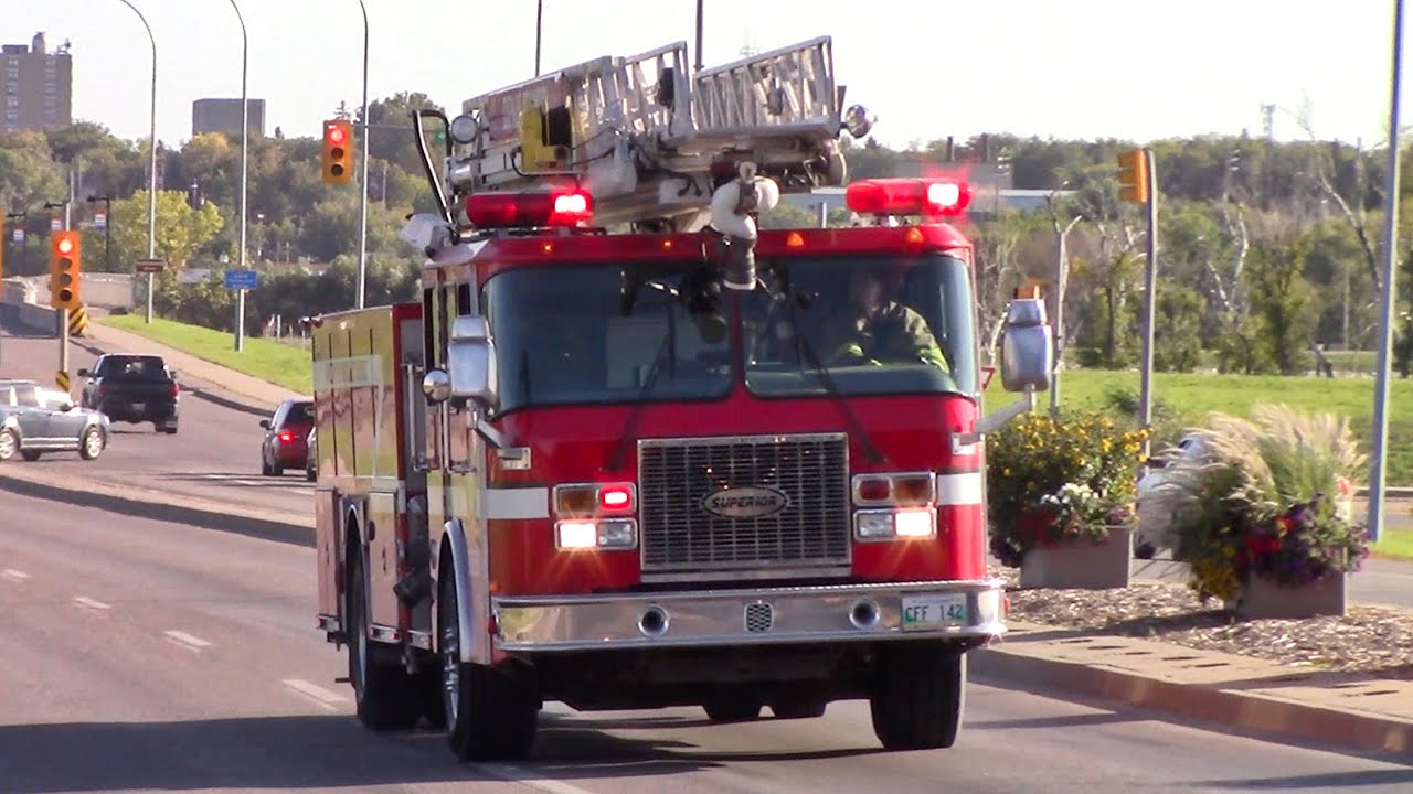 BIG Air Horns! Quint Responding to Pickup Truck Fire - YouTube