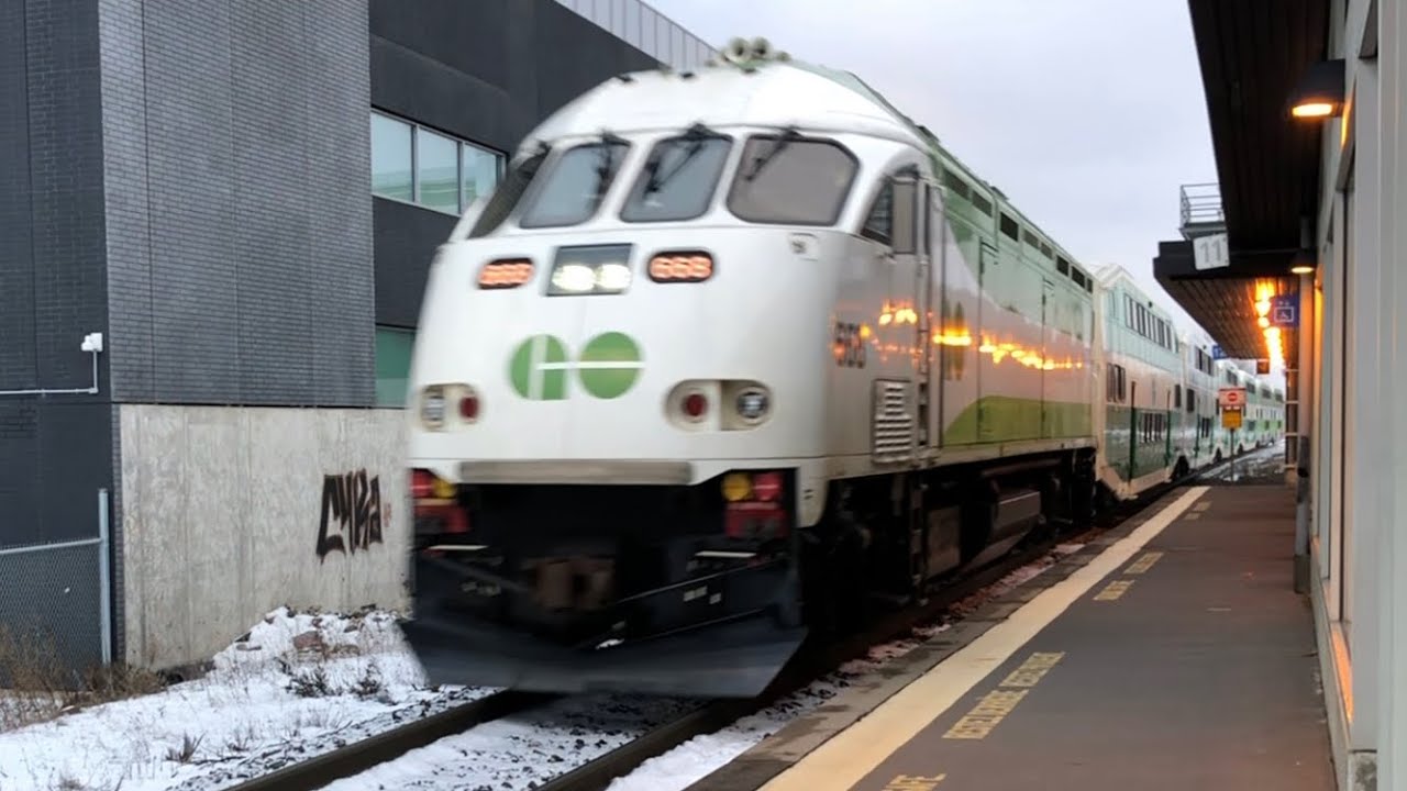 Go Train 668 Burlington go station February 5 2021 - YouTube