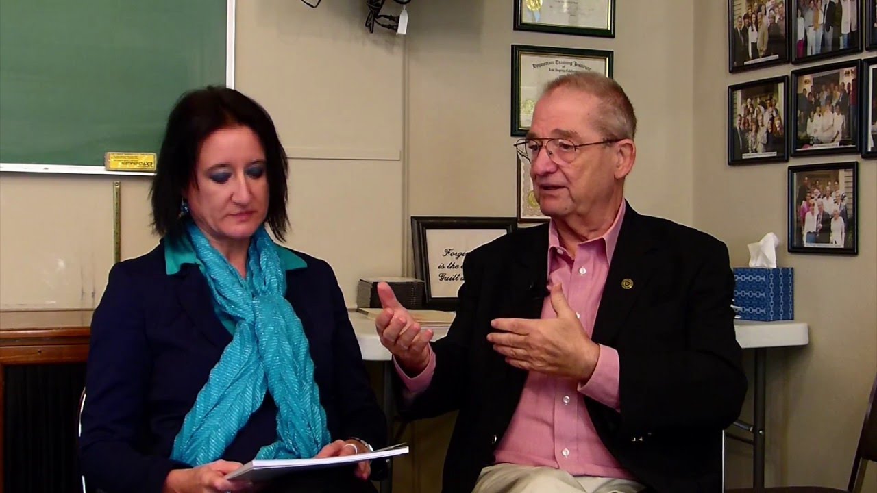 Gerald Kein über verschiedene Hypnoseausbildungen - YouTube