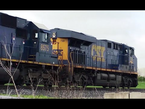 CSX 799 & 8575 Autorack - YouTube