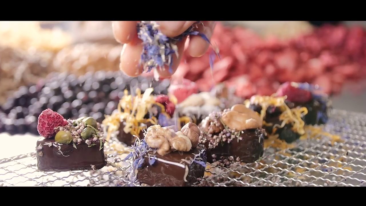 Málkova čokoládovna Málek Chocolate Factory - YouTube