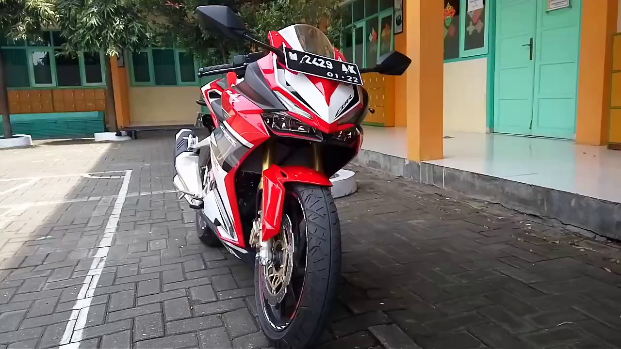 Lebih dekat dengan Honda CBR250RR Red Racing tahun 2016 - YouTube