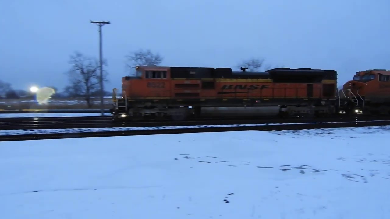BNSF 8522 a SD70ACe with 2 C44-9W's lead a manifest east through Aurora IL - YouTube