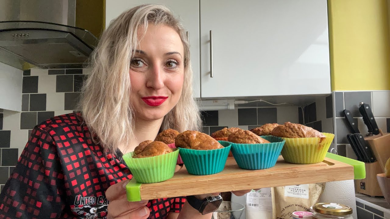 Węglowodanowe babeczki z bananem i miodem dla aktywnych! - YouTube