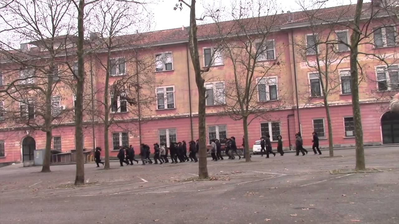 Ultimo saluto alla caserma "Martelli" PN - YouTube