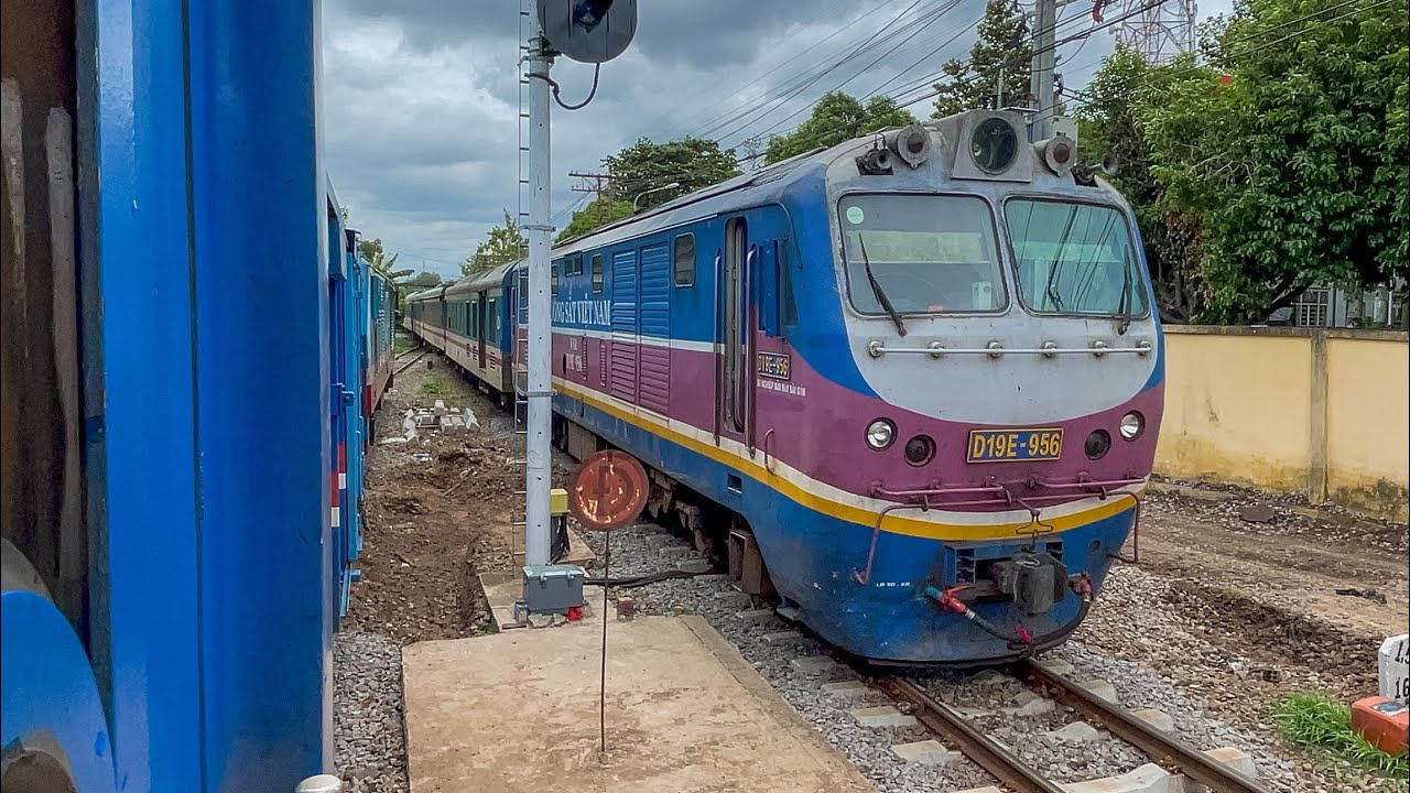 [623] D19E-956: SE11 vào ga Dĩ An (10:57, 14.07.2024) - YouTube