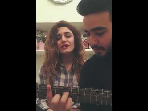 Azerbaycan’lı Genç Kız (Vurulmeşem Bir yara) Dinlemenizi Tavsiye ederim