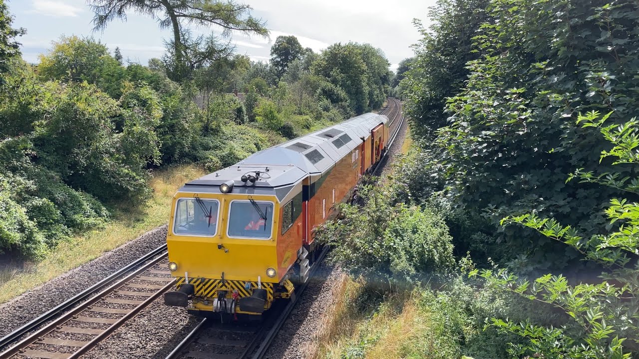 Plasser & Theurer 09-4x4 Unimat Tamper | DR75008 | Colas Rail - YouTube