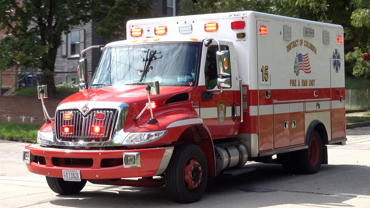 DCFD Ambulance 15 Responding - YouTube