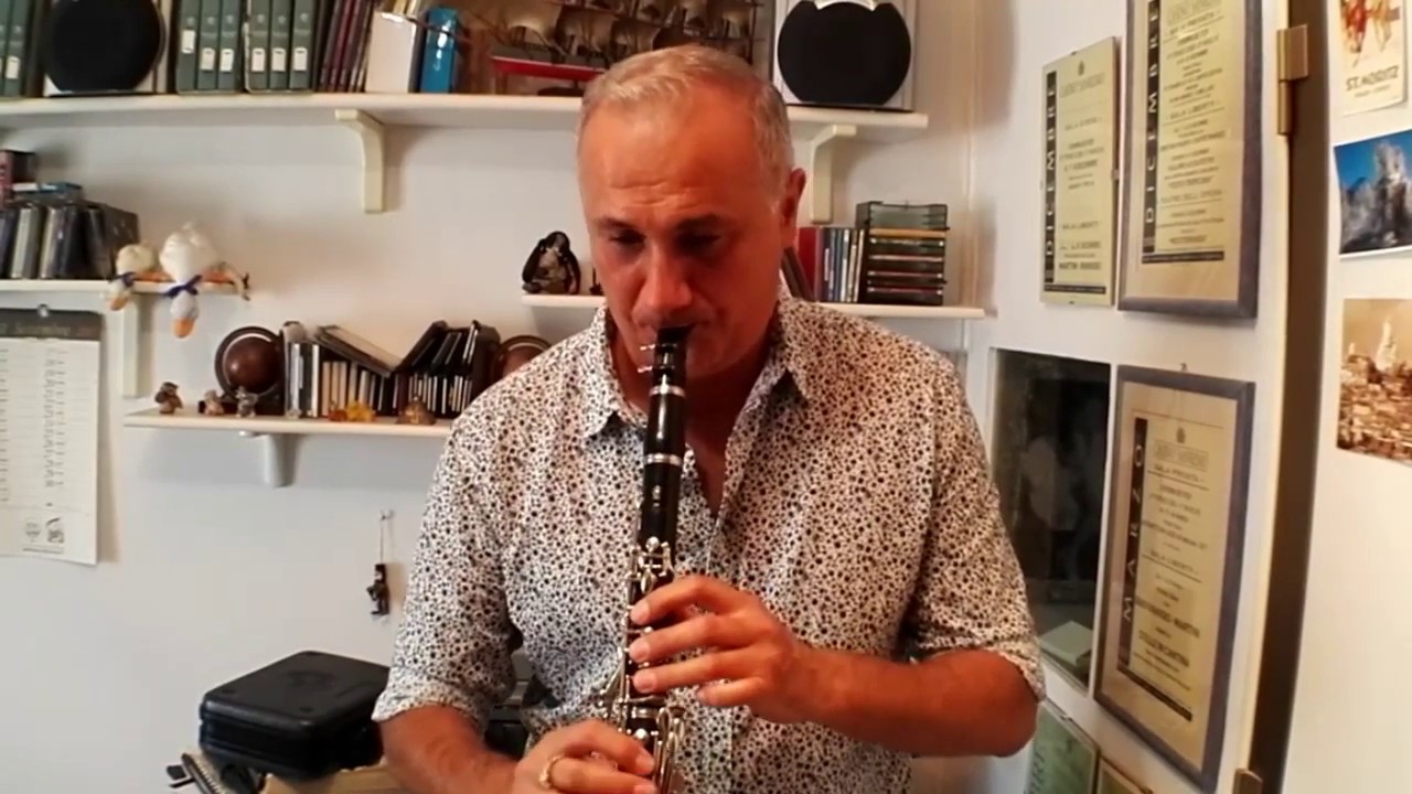 Davide Ravasio, il compositore imperiese di Bruce Willis - YouTube