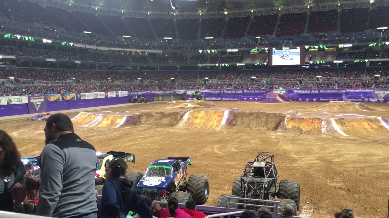 Best Monster truck stunts ever - YouTube