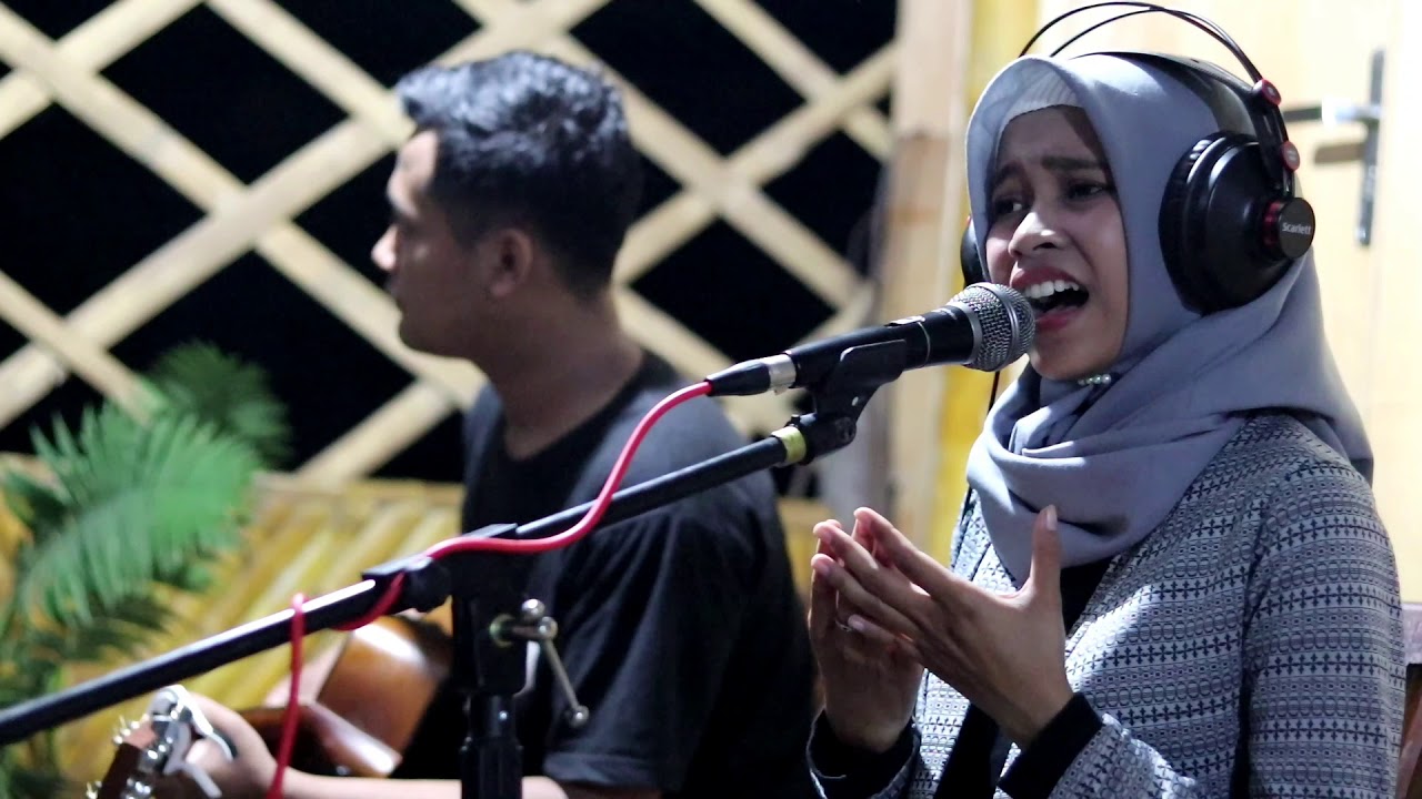 Astrid-Mendua (Cover) by Tika Anukustik - YouTube