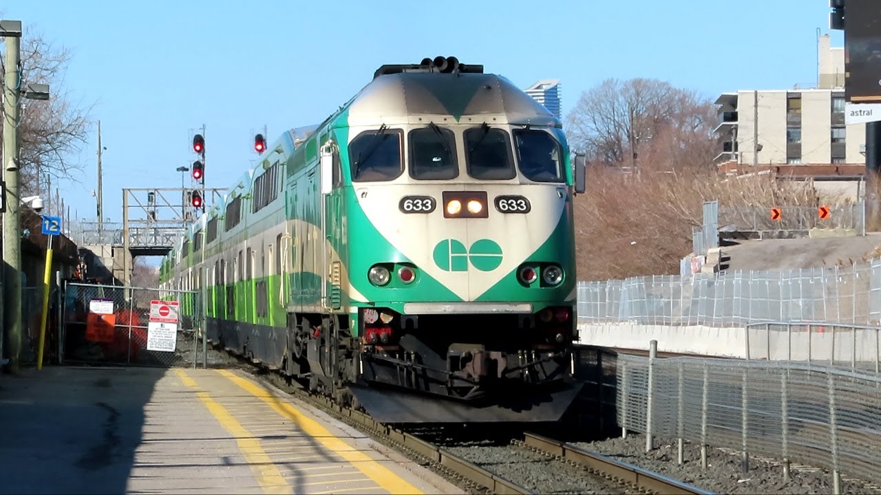 Trains at Exhibition GO Station - March 26th, 2023 - YouTube