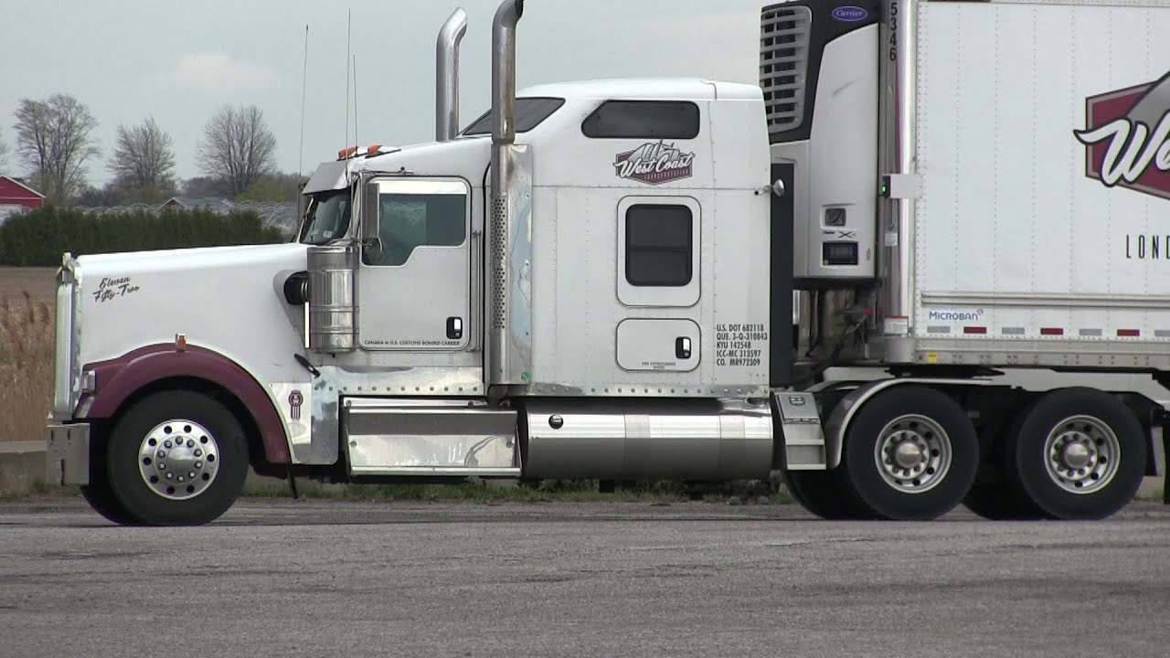 Amazing White Kenworth At Reeces Corners Of The 402 - YouTube
