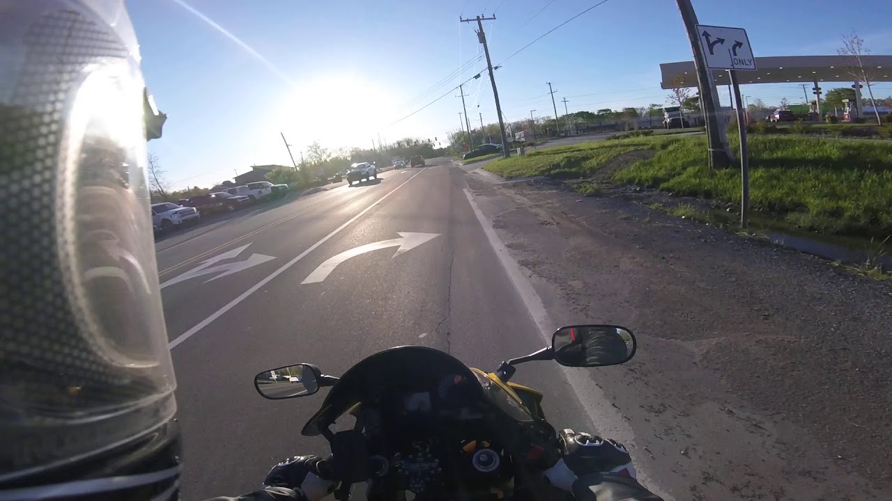 Motorcycle close calls - YouTube