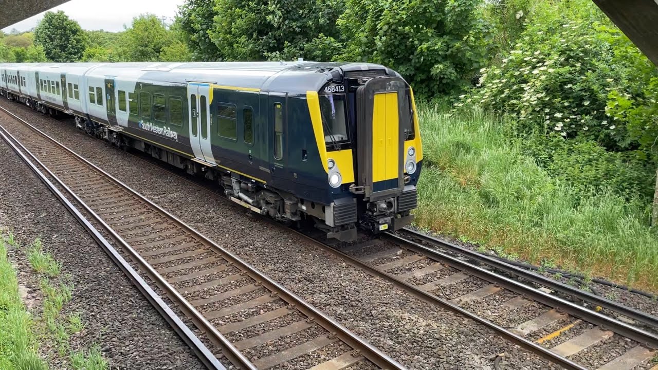 Class 458 Juniper | 458413 | South Western Railway - YouTube