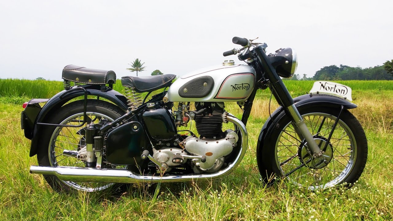 Norton Dominator model 7 with Alton Generators - YouTube