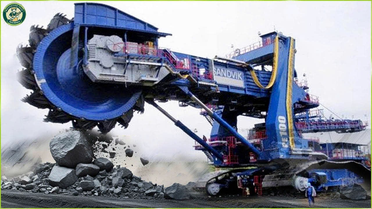 The Biggest And Most Dangerous Heavy Mining Machinery Are Working Crazy ...