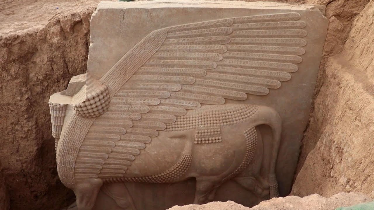 Escultura de touro alado de 2700 anos é encontrada no Iraque | AFP ...