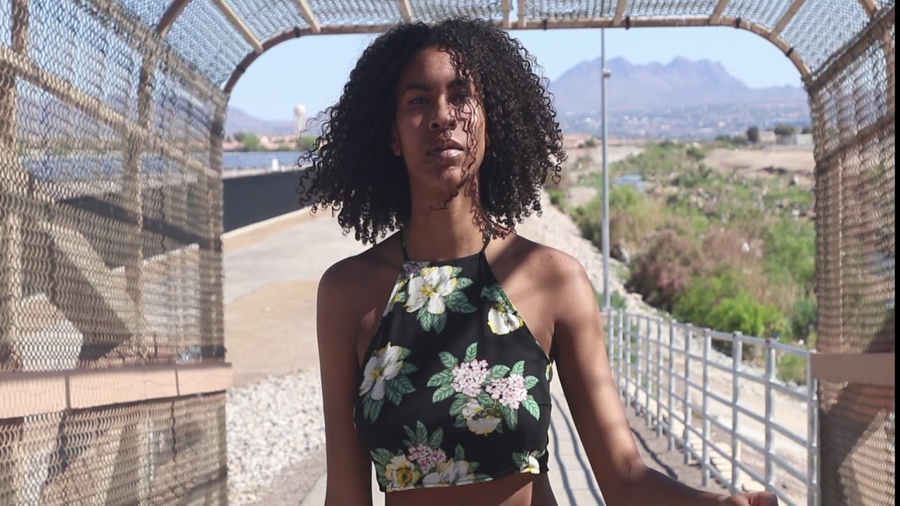 niya wilson model walk - YouTube