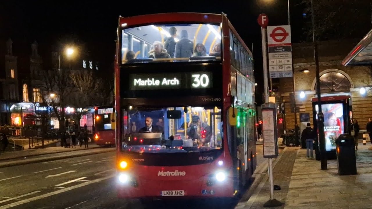 BUSES AT ISLINGTON ANGEL - YouTube