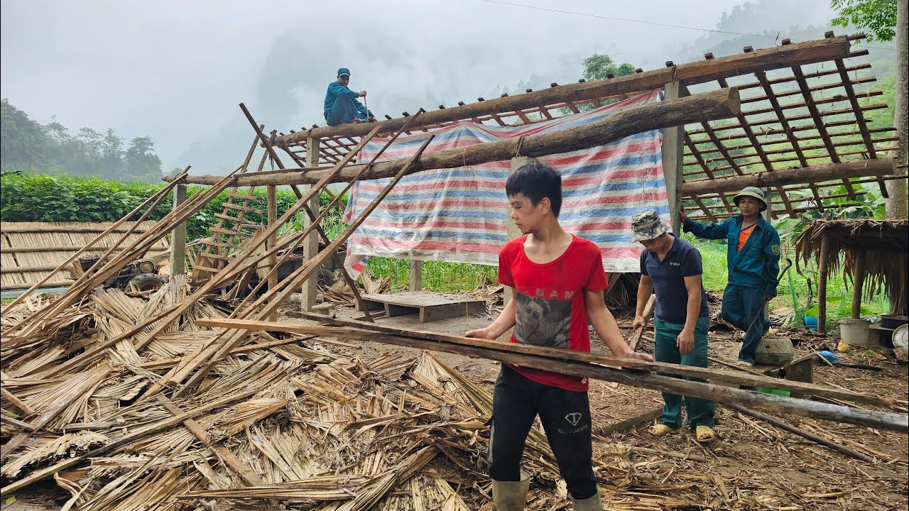 The poor boy received help from the doctors to rebuild a small tent to ...