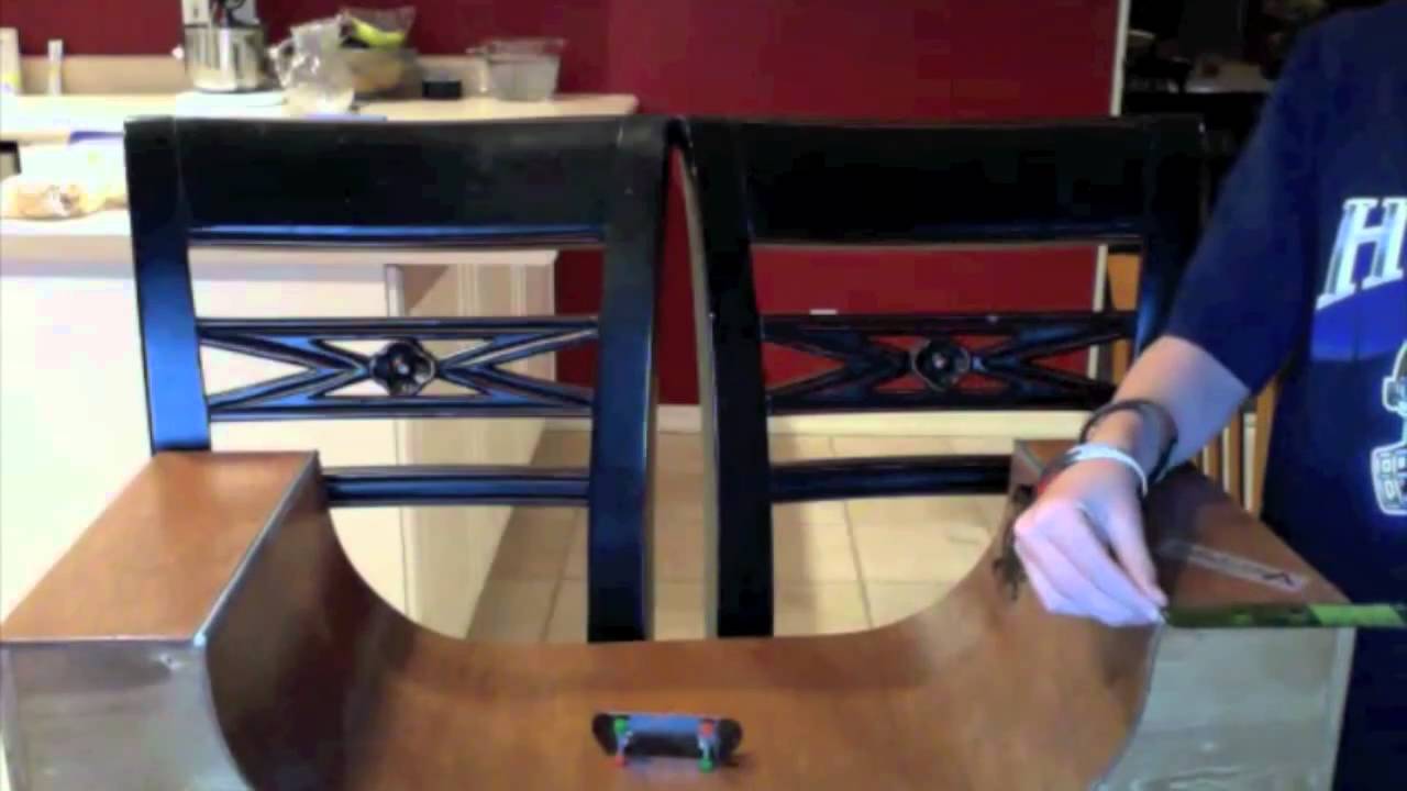 homemade wood fongerboard half pipe - YouTube