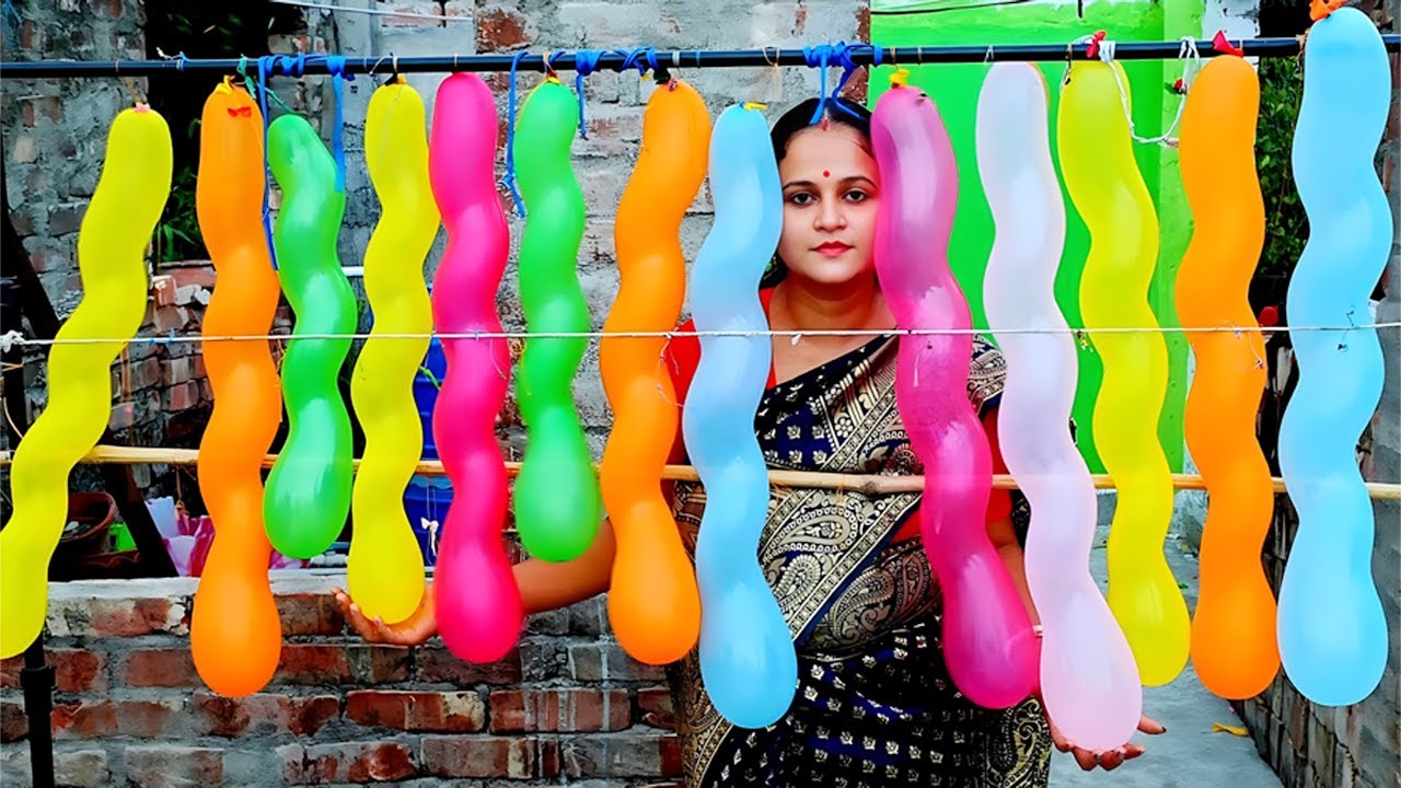 Learn colors with Cobra Balloons, Mummy Pooping lots of Cobra balloons ...