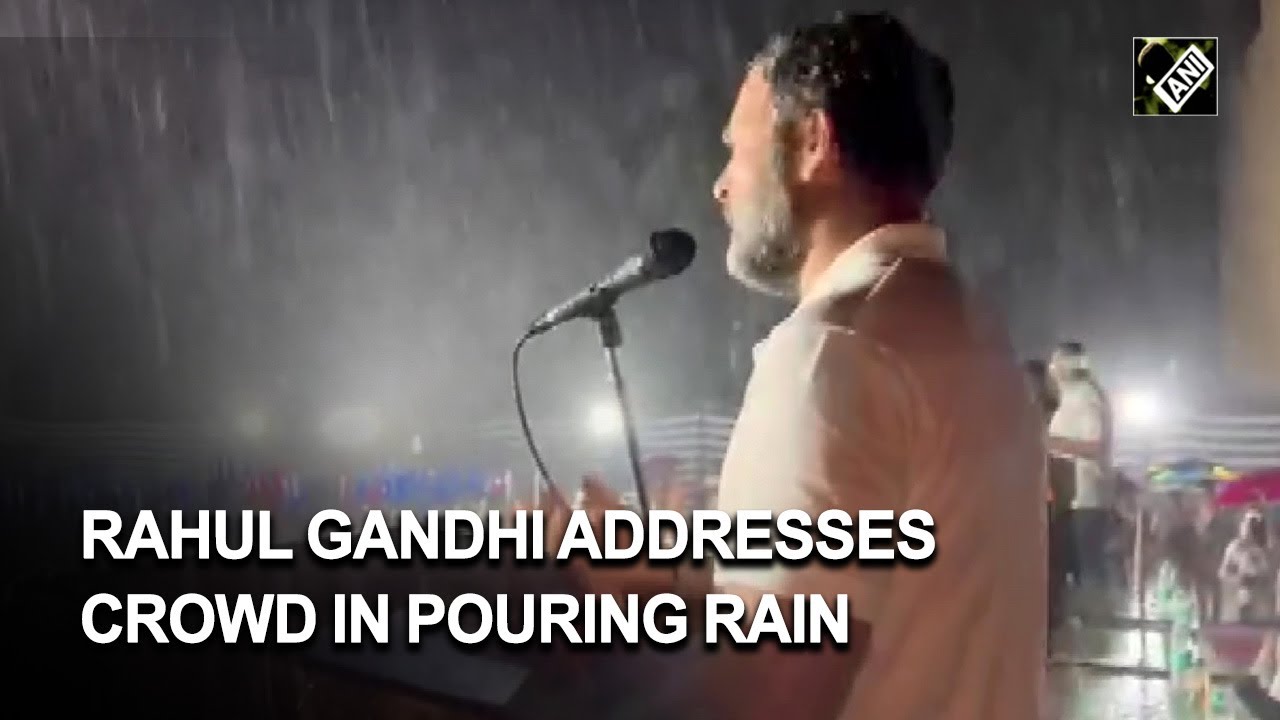 Karnataka: Rahul Gandhi addresses crowd in pouring rain in Mysuru - YouTube