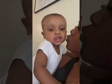 BABY LOVES GIVING MOM OPEN MOUTH KISSES LOL #kiss #baby