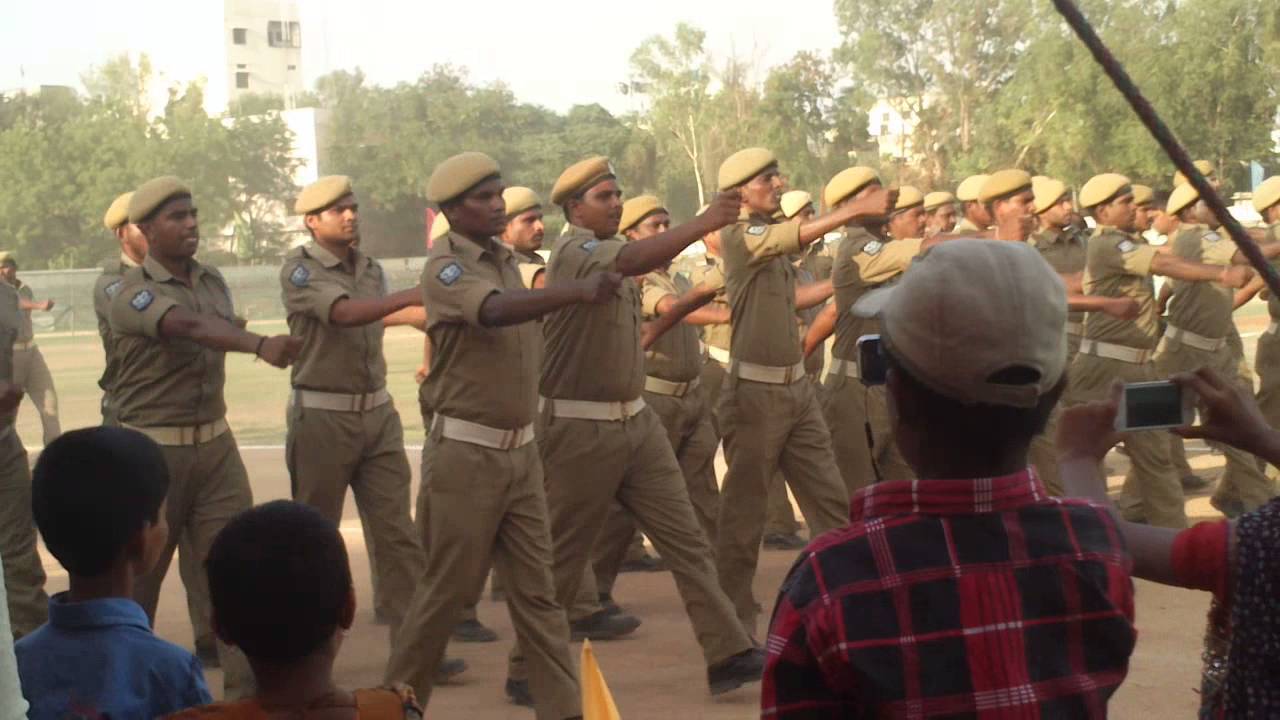 POLICE PARED - YouTube