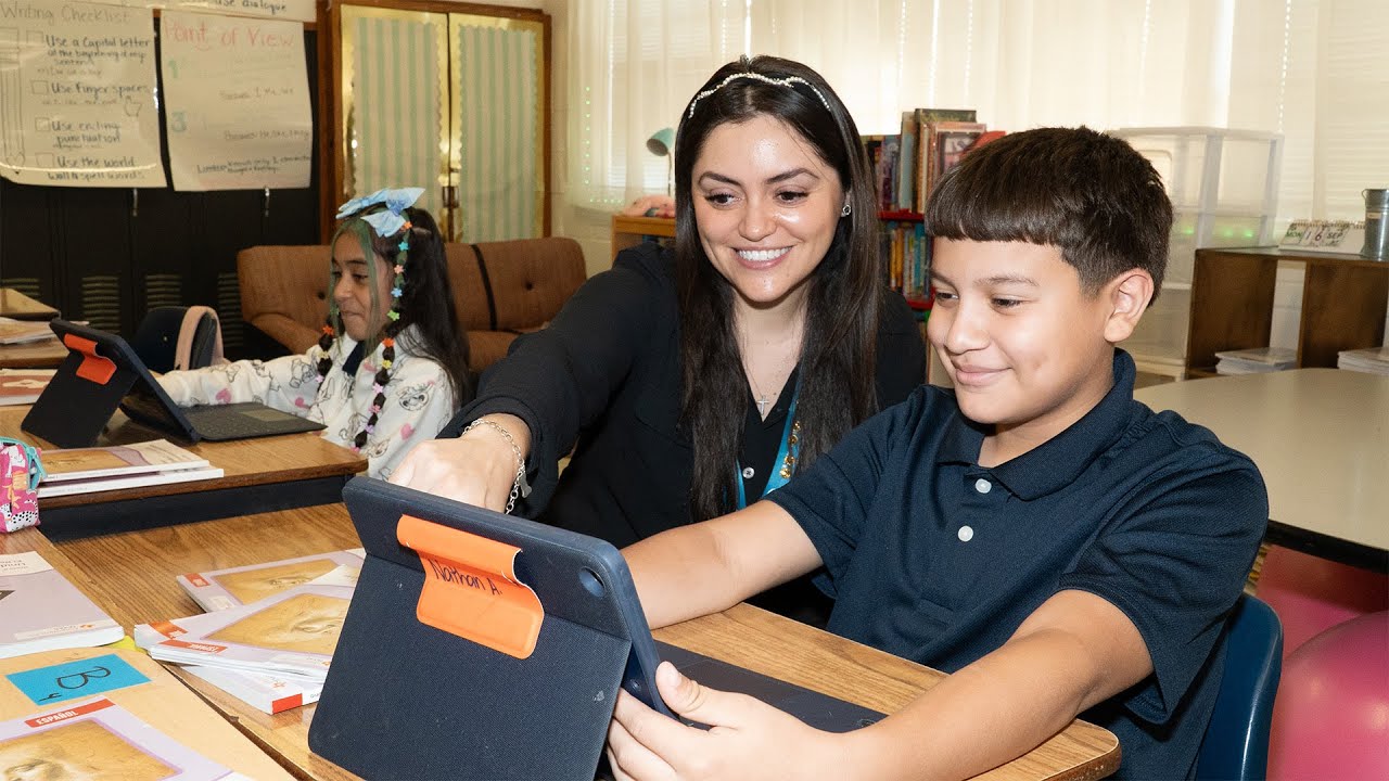 Hispanic Heritage Month: Lizeth Gonzalez at M.H. Moore Elementary - YouTube